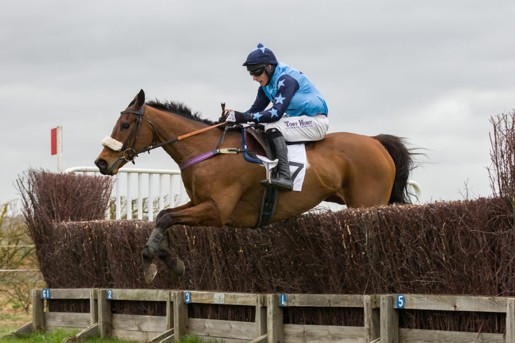 REPORT & RESULTS HIGH EASTER RACING CLUB AT HIGH EASTER SUNDAY MARCH ...